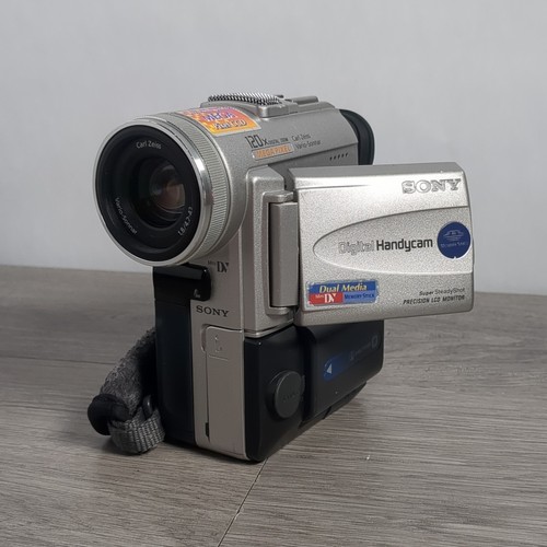 Sony Handycam DCR PC100 Digital Camcorder Silver Camera (For Parts or ...
