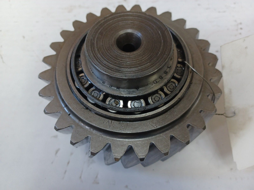 R64028 JOHN DEERE 4040 4240 4440 28 TOOTH PTO IDLER GEAR | eBay