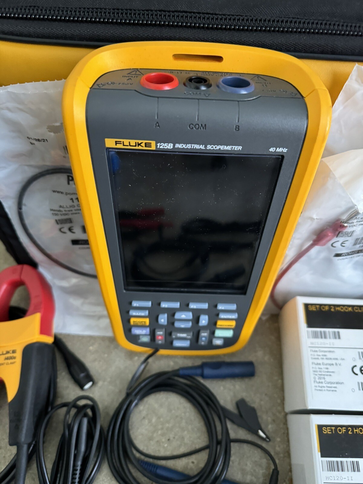 FLUKE 125B/NA INDUSTRIAL SCOPEMETER 40MHz HANDHELD OSCILLOSCOPE 1HZ TO ...