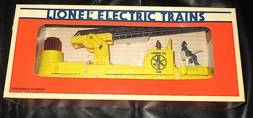 LIONEL 6-16660 Fire Car w/ Ladders + Rotating Red Light & Fireman NEW ...