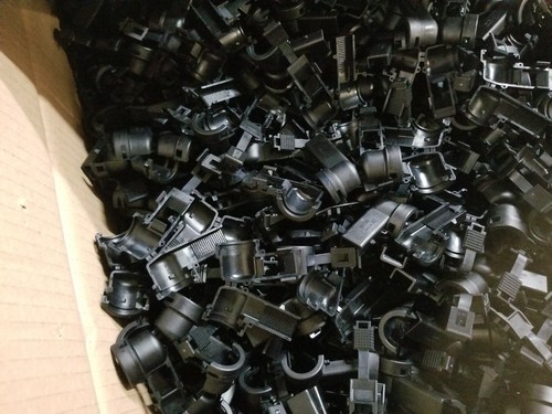 Lot of 700 - TE Connectivity Automotive Connectors 965576-1 ABDECKKAPPE ...