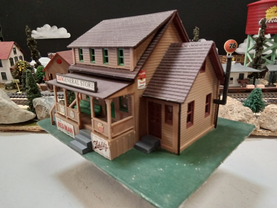 Assembled HO Scale Al's General Store 1940s Style | eBay