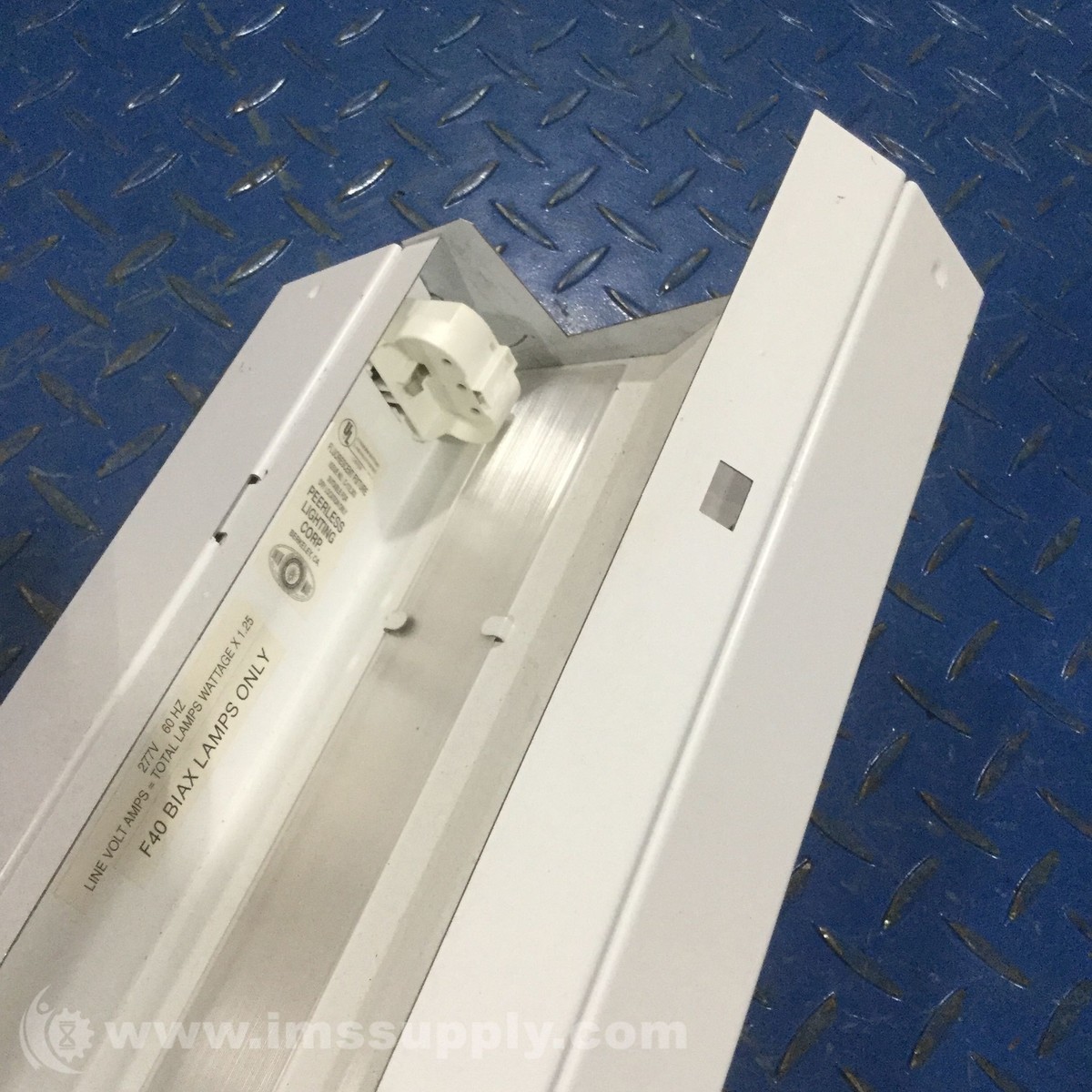 Peerless Fluorescent Light Fixtures Metalux 2GR8 432A UNV EB81 U 2GR8