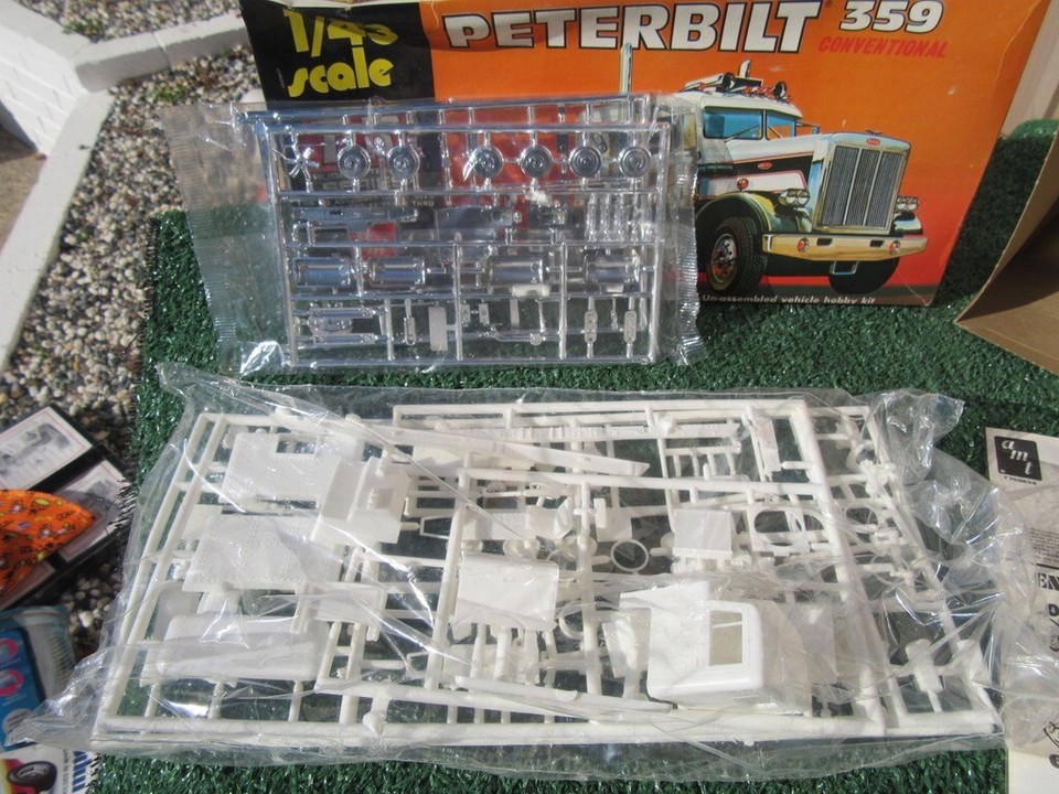 Vintage AMT Peterbilt 359 Conventional 1/43 Big Rid Truck Model Kit ...