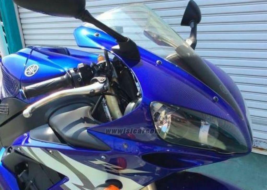 Yamaha R1 Blue 2004