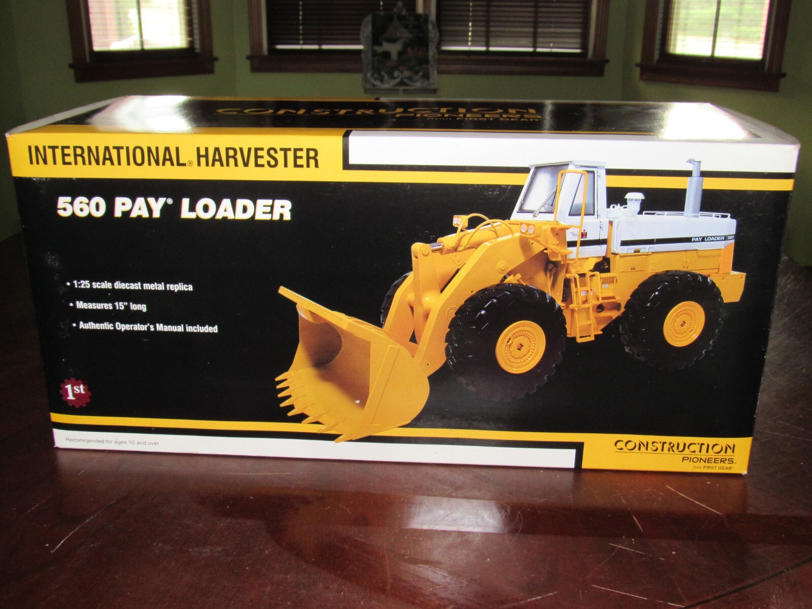 International Harvester 560 Pay Loader by First Gear 1 25 Scale for ...