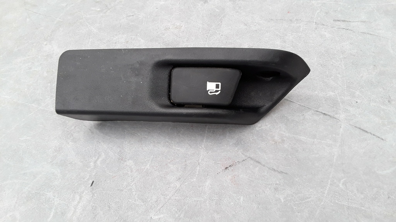 2004-2009 TOYOTA PRIUS 1.5L FUEL DOOR LID RELEASE CONTROL SWITCH BUTTON ...