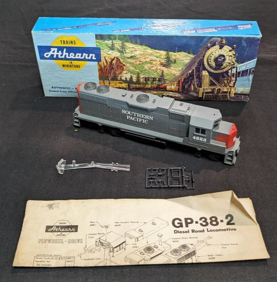 Athearn HO Scale GP38-2 Southern Pacific 4823 Diesel Loco - Untested | eBay