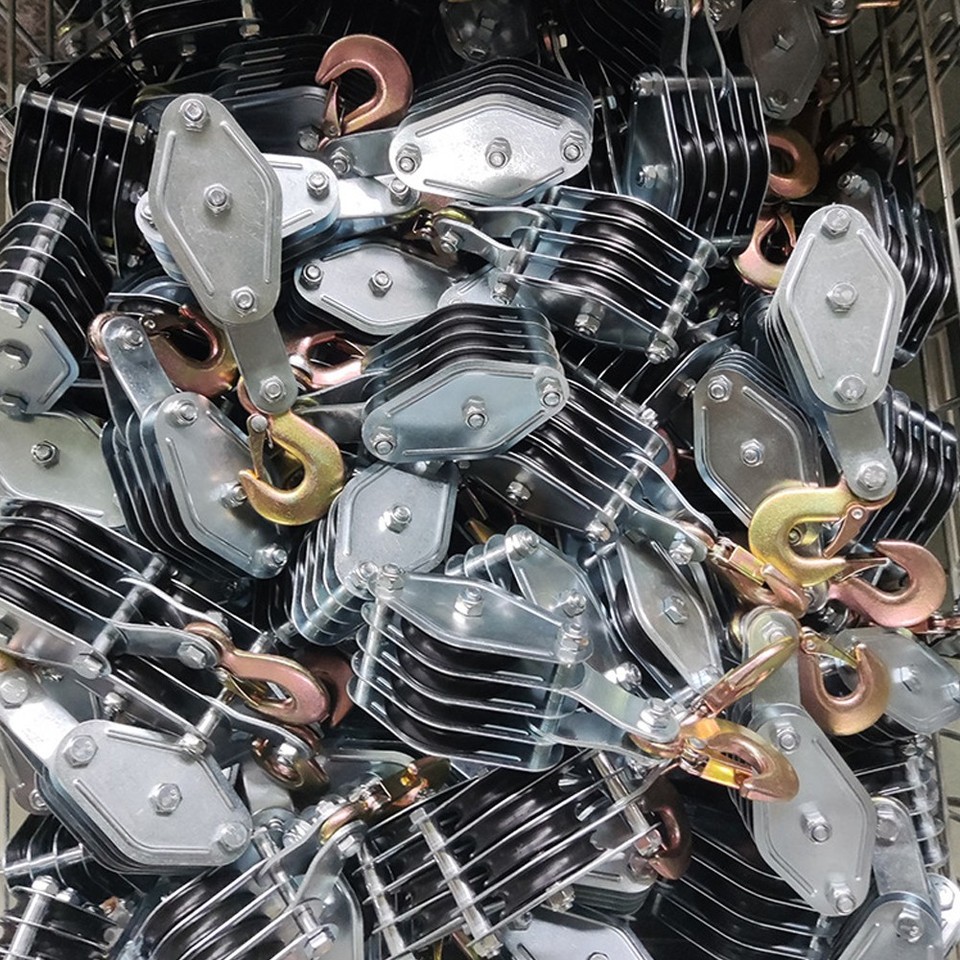 Rope Hoist Pulley System With Metal Bearing 1100LB Pulley Block And ...