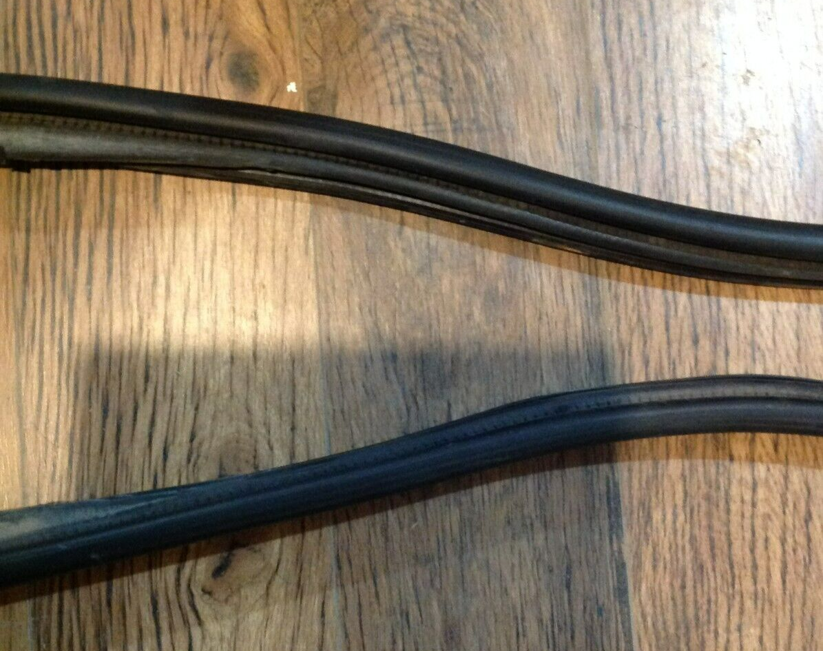 00 01 02 03 04 05 Ford Excursion Rear Barn Door Top Window Weatherstrip ...
