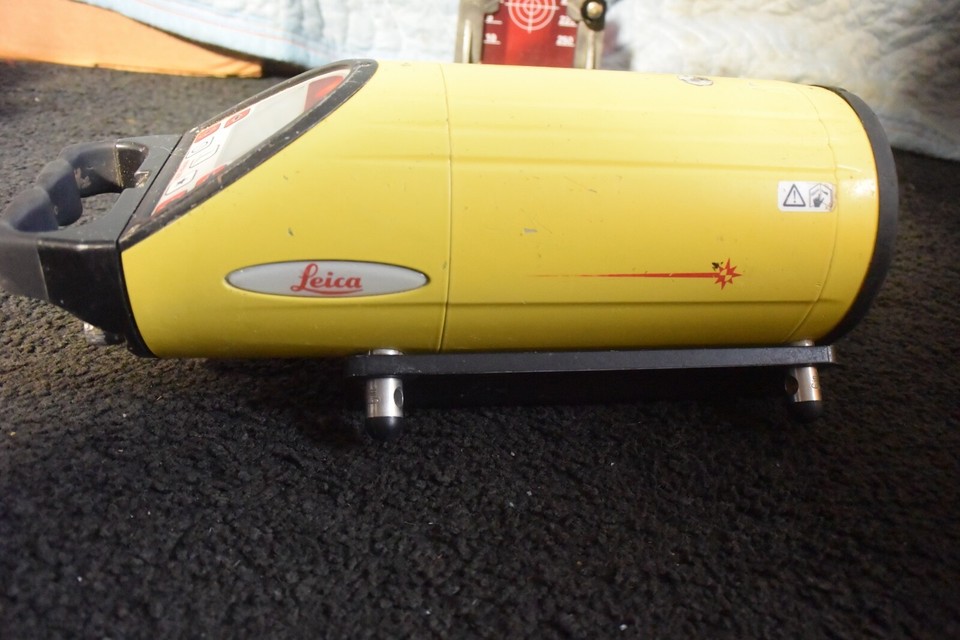 Leica Model Piper 200 Red Beam Straight Pipe Laser with 4 Sets of Legs ...