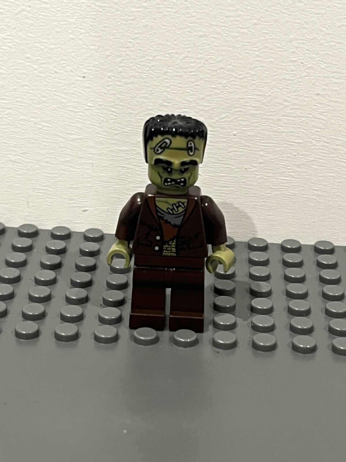 The Monster Series 4 Frankenstein LEGO® Minifigure Figure 9466 No ...