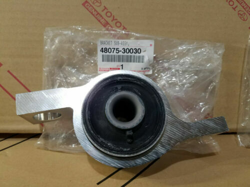 Lexus Front Lower Control Arm Bushing Set Genuine 48075-30030 48076 ...
