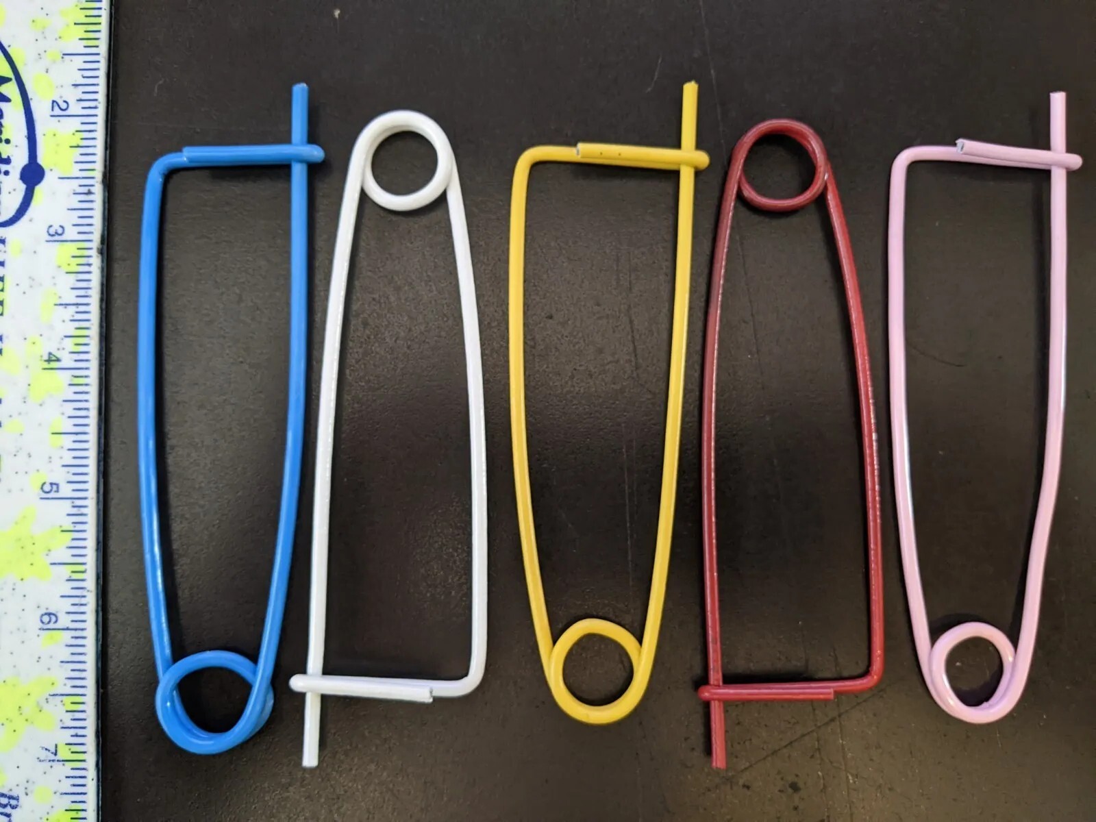 5 DIFFERENT COLORED PLASTIC COATED CRABBING CRAB TRAP BAIT CLIPS (PINS ...