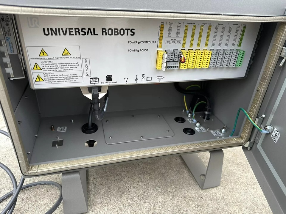 Universal Robots- Model UR5e- New, Open Box | eBay