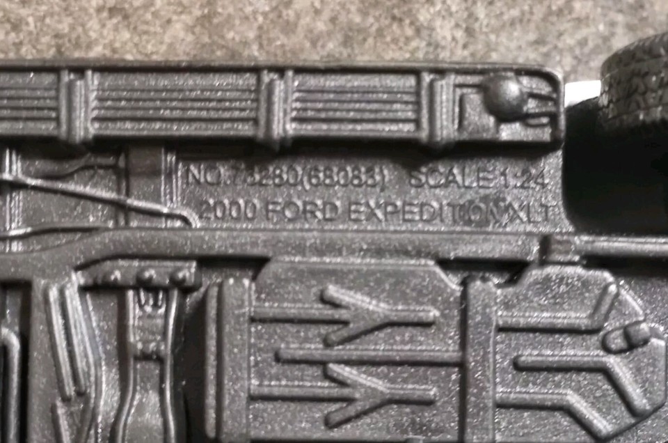 Nice RCMP Royal Canadian Mounted Police 1:24 2000 Ford Expedition XLT ...