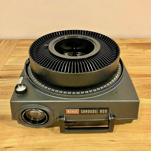 Vintage Kodak Carousel 600 Slide Projector 80 Slide Tray Tested Works ...