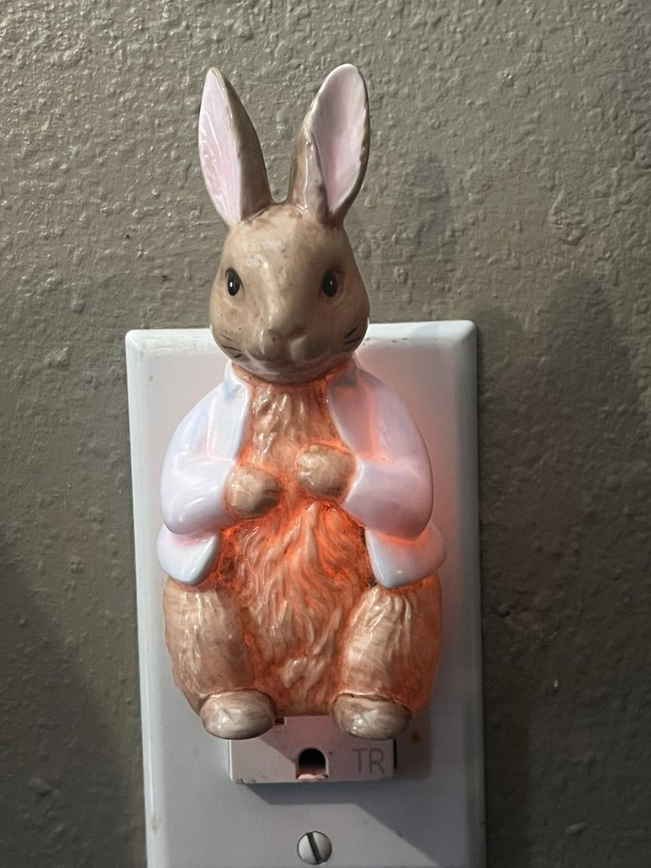 1989 VTG SCHMID BEATRIX POTTER Peter Rabbit Ceramic Night Light Nursery ...
