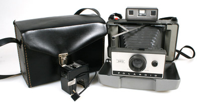 POLAROID LAND CAMERA 320 W/ FOCUSING FLASH IN CASE | eBay