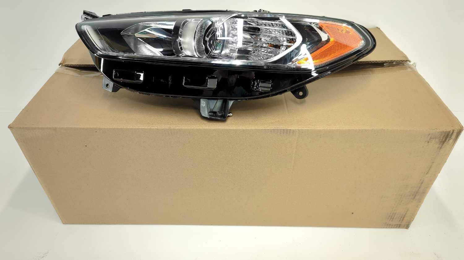 Ford Fusion Headlight Halogen Left Headlamp Ds7z13008b OEM 2013 2014 ...