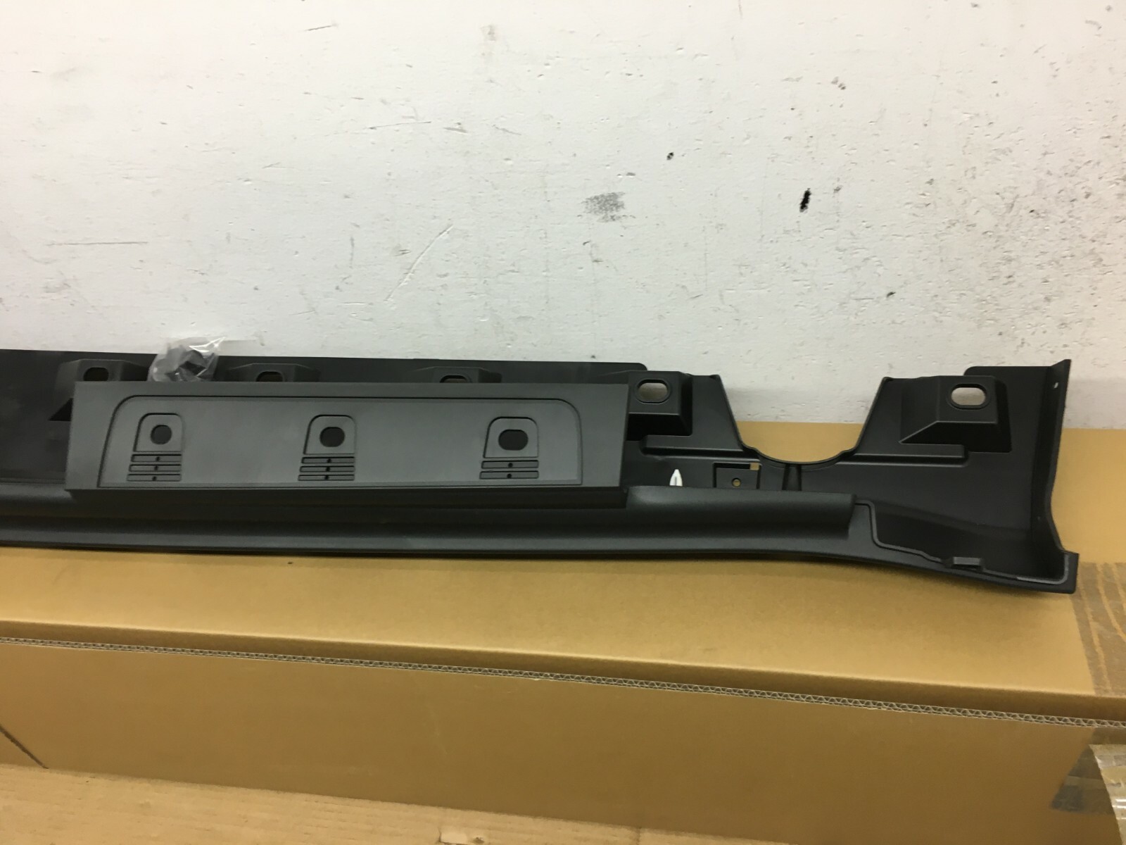 New 2011-2016 Mini Cooper Countryman S Rocker Panel Right Molding Lower ...