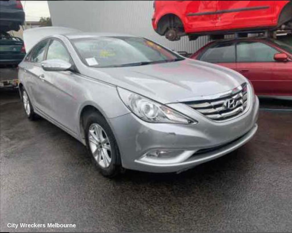 HYUNDAI I45 2012 Alternator PETROL, VALEO 110AMP, P/N 373002G500, YF ...