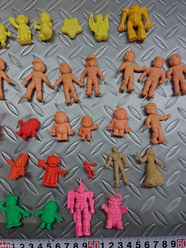 Colorful Plastic Figure Set 50+pcs Mario, Pacman, Parman Characters ...