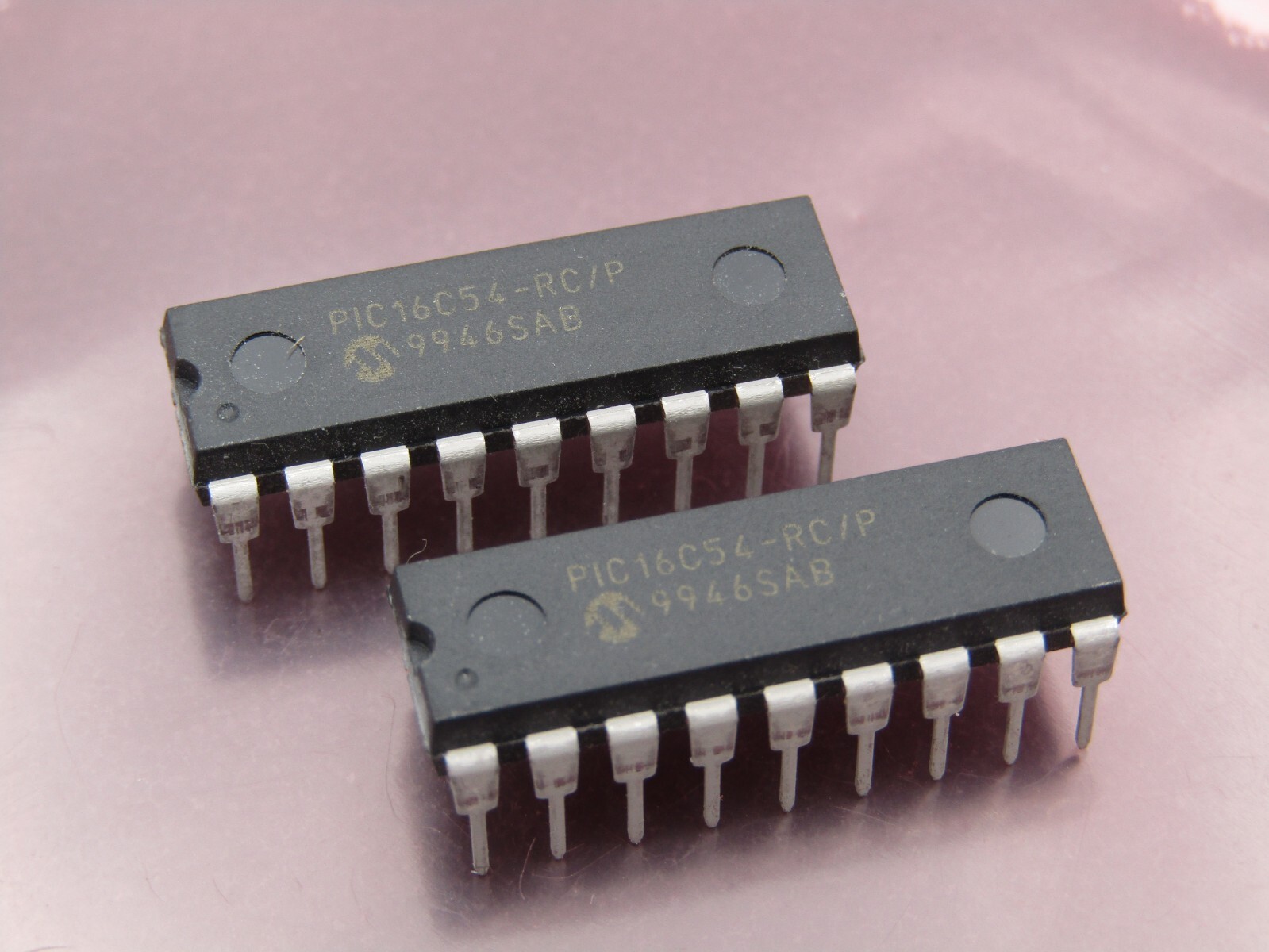 ( 2 PCS ) PIC16C54-RC/P Microchip 8-bit MCU .75KB 25 RAM 12 I/O -- NOS ...