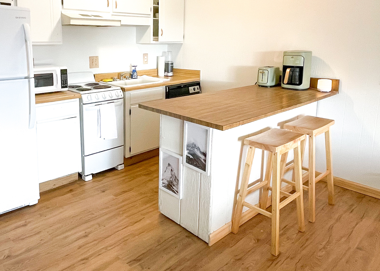 PJ Wood Classic Saddle-Seat 29 Inch Tall Kitchen Counter Stools ...