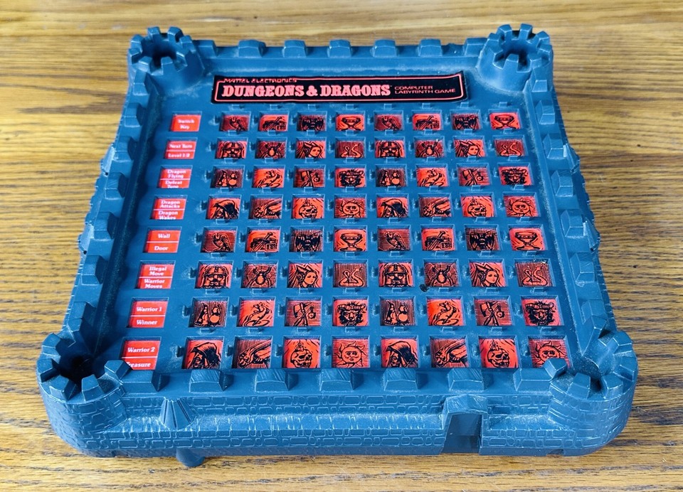 DUNGEONS & DRAGONS 1980 COMPUTER LABYRINTH GAME with parts WORKS ...