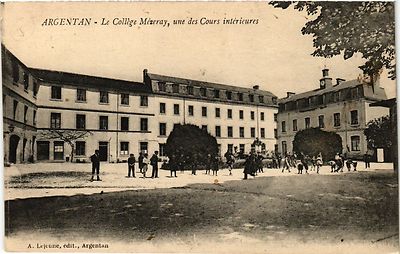 CPA Argentan - Le College Mezeray, une des Cours interieures (259063 ...