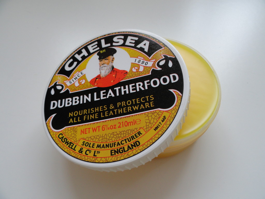 CHELSEA LEATHER FOOD 210ml for Chainsaw Boots, Handbags etc Chelsea ...