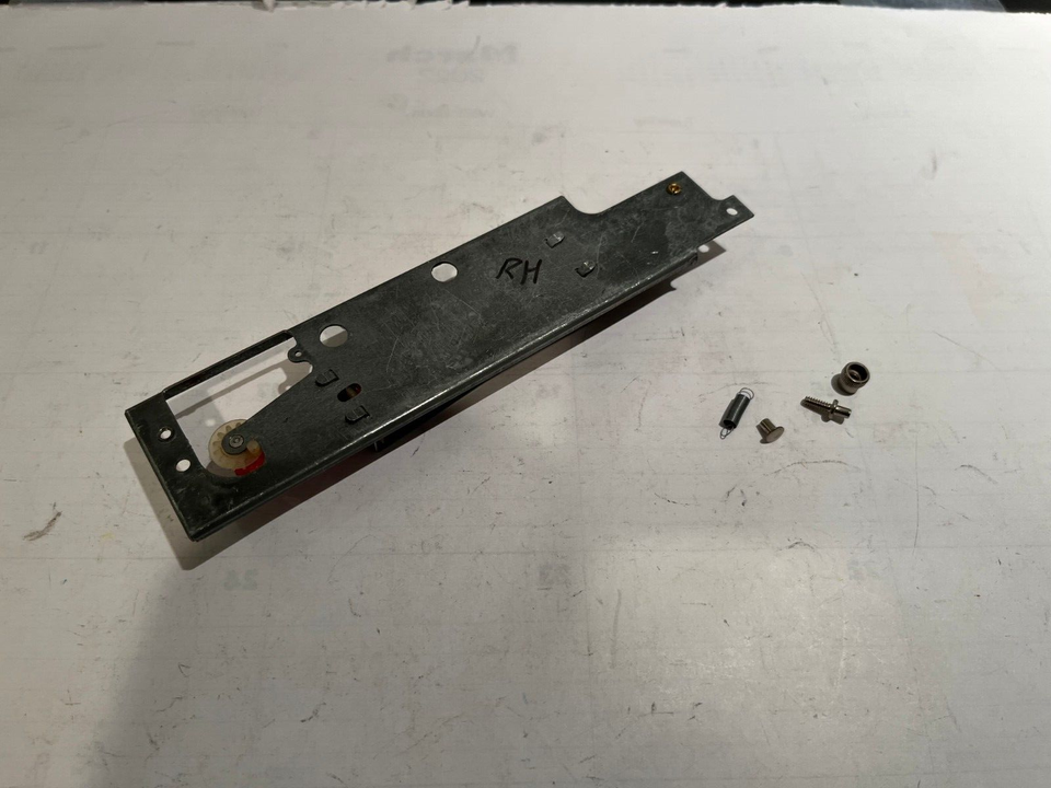 LIONEL , 112 , SUPER O RIGHT HAND MOTOR ASSY WITH MOUNTING HARDWARE ...