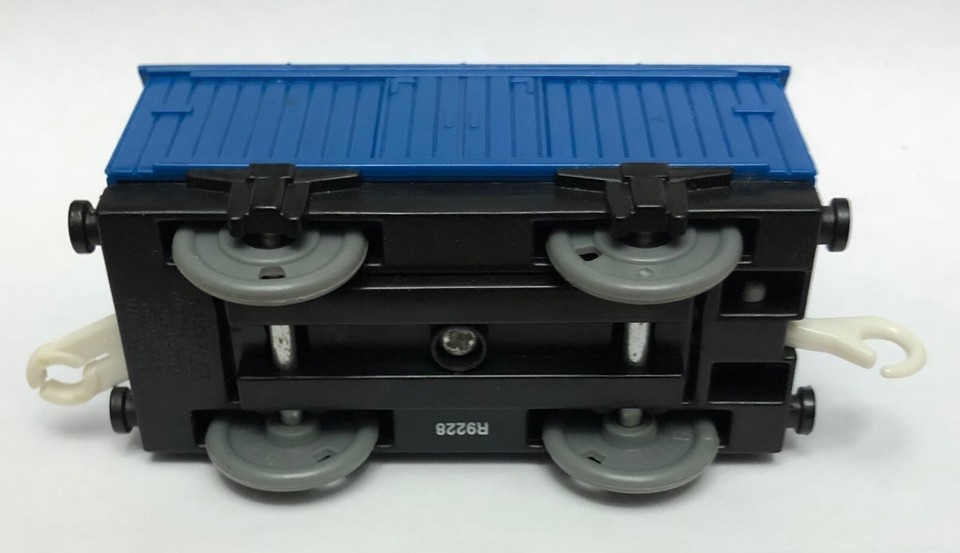 Rare Thomas & Friends - Trackmaster R9228 Train Car - Blue Van 2009 | eBay