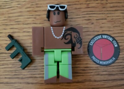 ROBLOX Series 11 - Arsenal: Surfer With Prized Memorabilia Unused ...