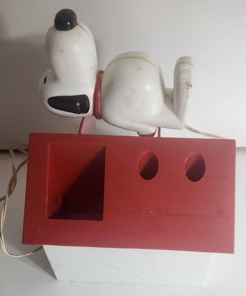 VINTAGE 1972 SNOOPY ELECTRIC TOOTHBRUSH FEATURING SNOOPY AND HIS ...