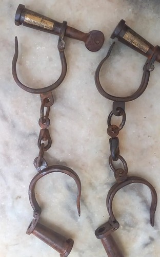 Lots Of 2 Pcs Handcuffs Property Of Alcatraz Prison Handcuffs Iron With ...