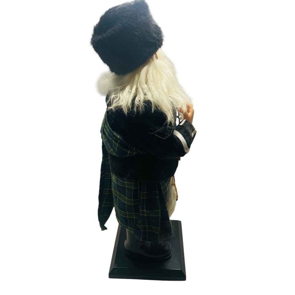 Scottish Santa Claus with Bagpipes St. Nicholas Square Statue Doll ...