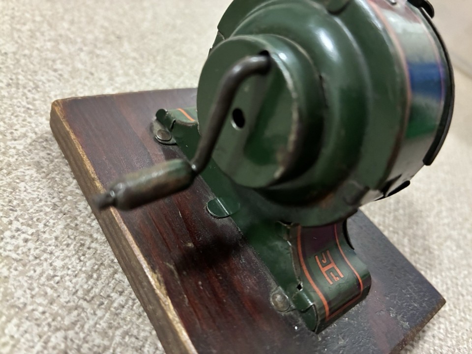 J.L. Hess Dynamobil Crank Friction Motor Lithographed Tin Plate Toy ...