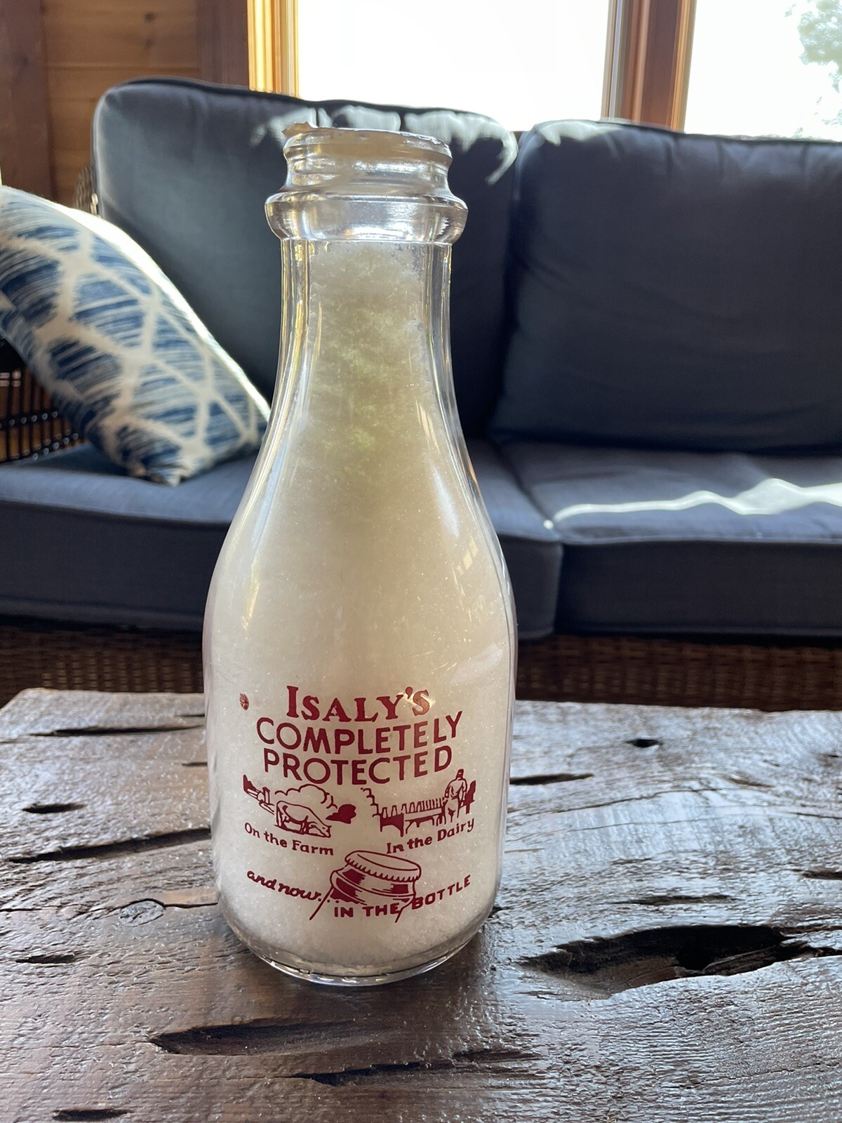VINTAGE ISALY'S DAIRY QUART MILK BOTTLE 2 CENT BOTTLE DEPOSIT | eBay