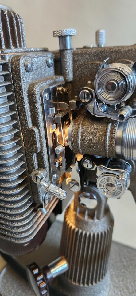 Vintage 1947 Revere Model 85 8mm Movie Projector Works In Original Box ...