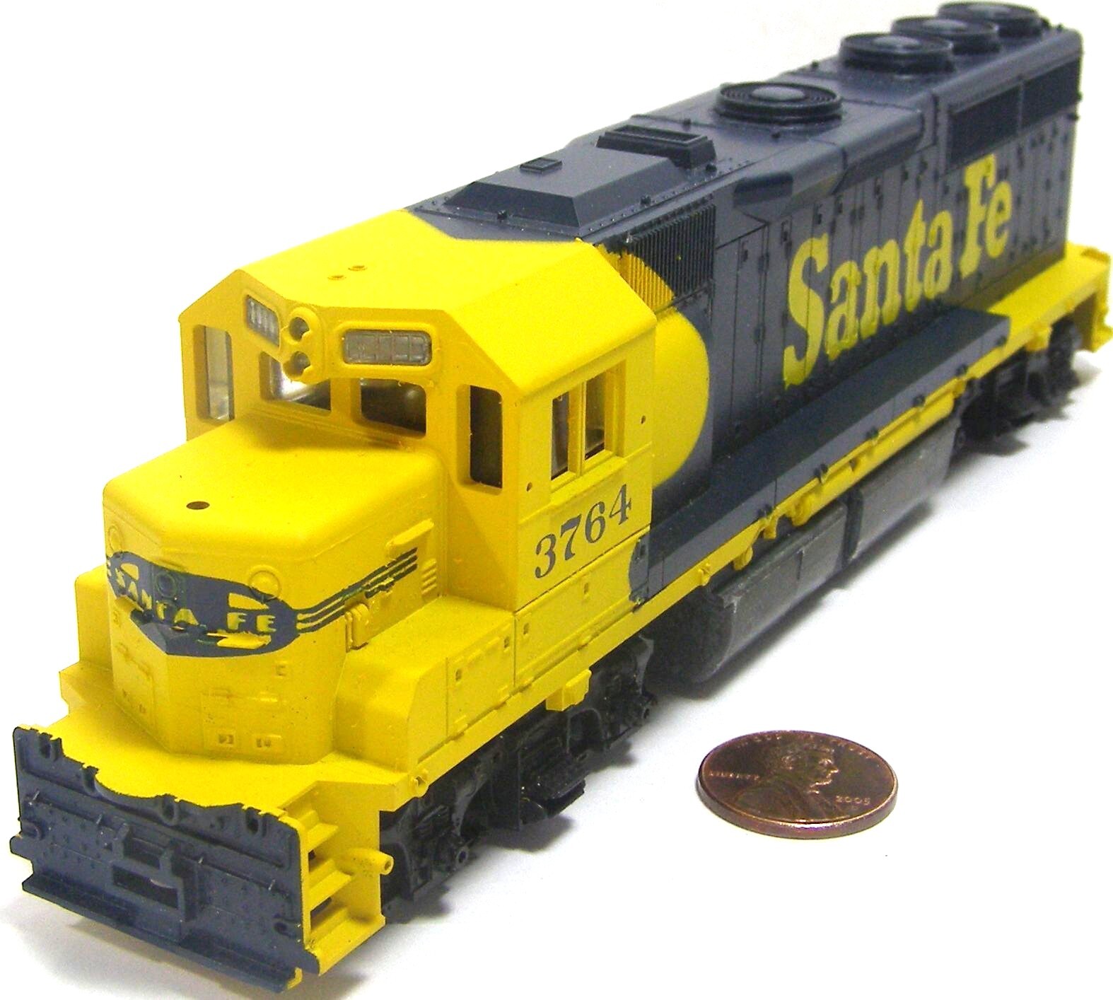 Con-Cor HO Scale Model R.R. Locomotive EMD GP-40 Santa Fe 3764 0015 ...