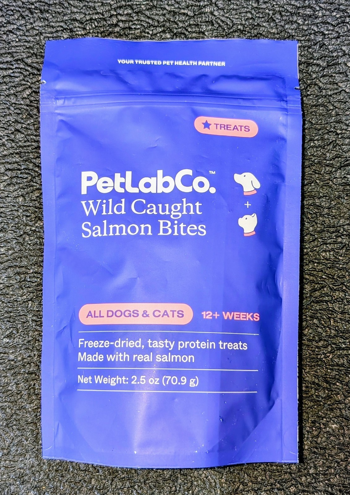 Petlab Co. Wild Caught Salmon Bites 2.5oz 70.9g Protein Dog Treats ...
