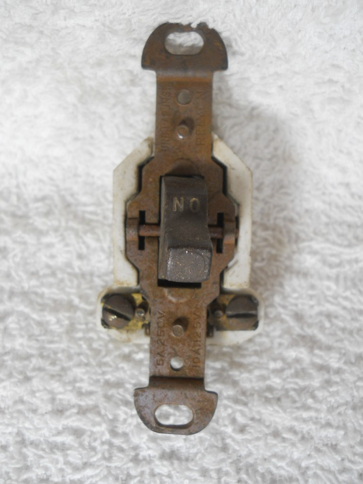 UND LAB INSP D-4401-1 Porcelain On / Off Electrical Light Switch ...