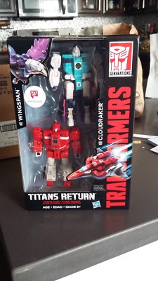 Walgreens Hasbro Transformers Titans Return Wingspan & Cloudraker 2 ...