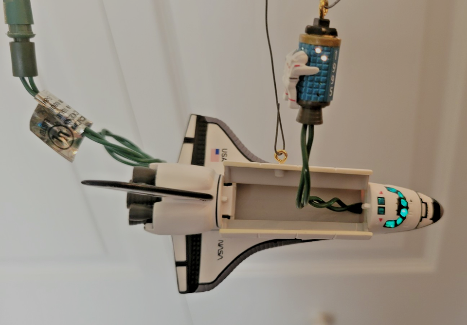 1995 Hallmark Keepsake Space Shuttle Stringer Light Magic Ornament | eBay