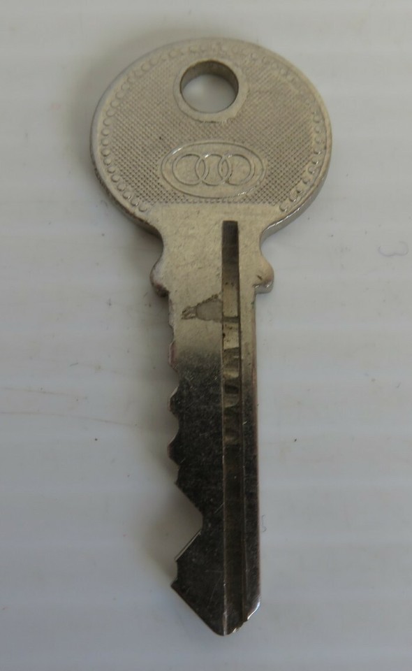 VINTAGE TRI-CIRCLE CHINA KEY (INV25770) | eBay