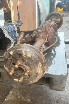 TRIUMPH TR7 COMPLETE REAR AXLE WITH LOWER SUSPENSION ARMS | eBay UK