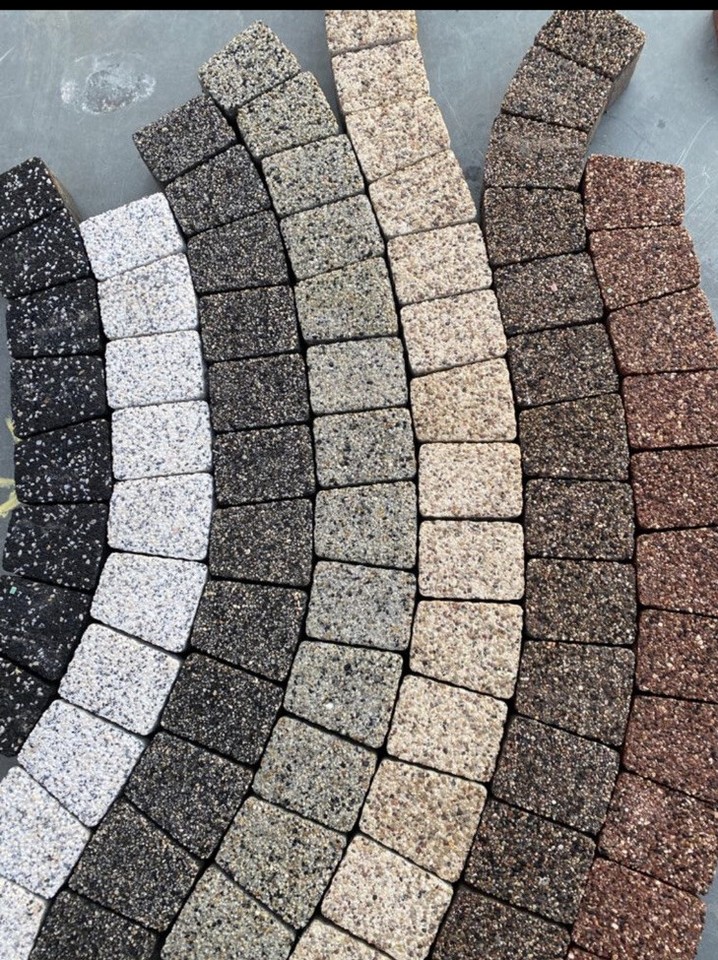 Round Fire pit bricks conctrete stones fire place garden wood heater ...