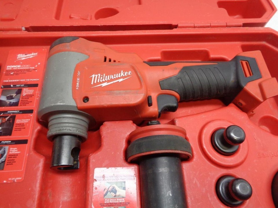 USED MILWAUKEE M18 10 TON KNOCKOUT TOOL FULL KIT W/ BATTERIES/CHARGER ...